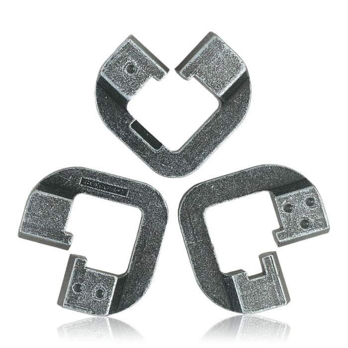 Chain Pocket Puzzle by Hanayama