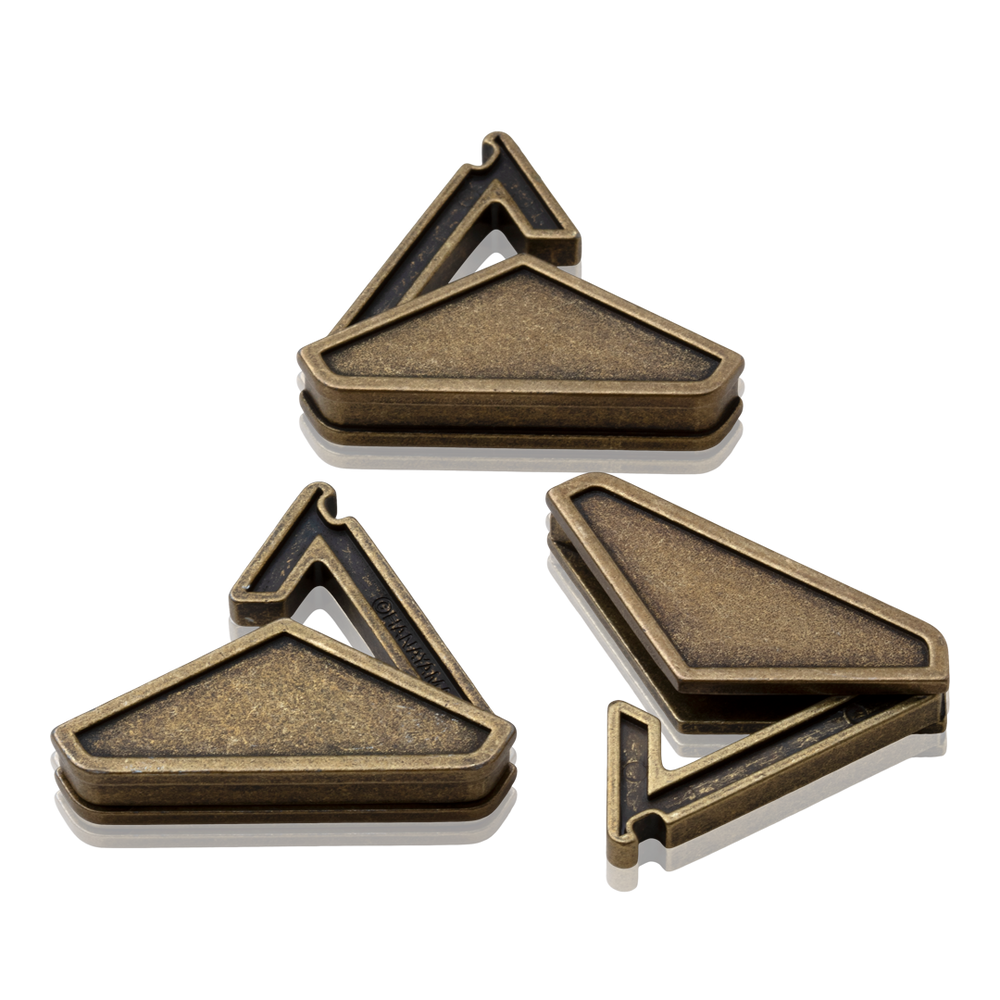 Delta Pocket Puzzle by Hanayama